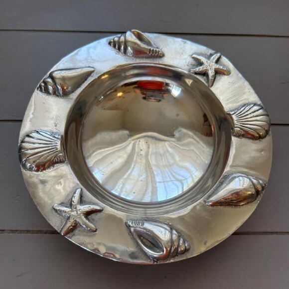 Dining | Cast Aluminum Round Bowl Silver Tone Embossed Shells Serving ...